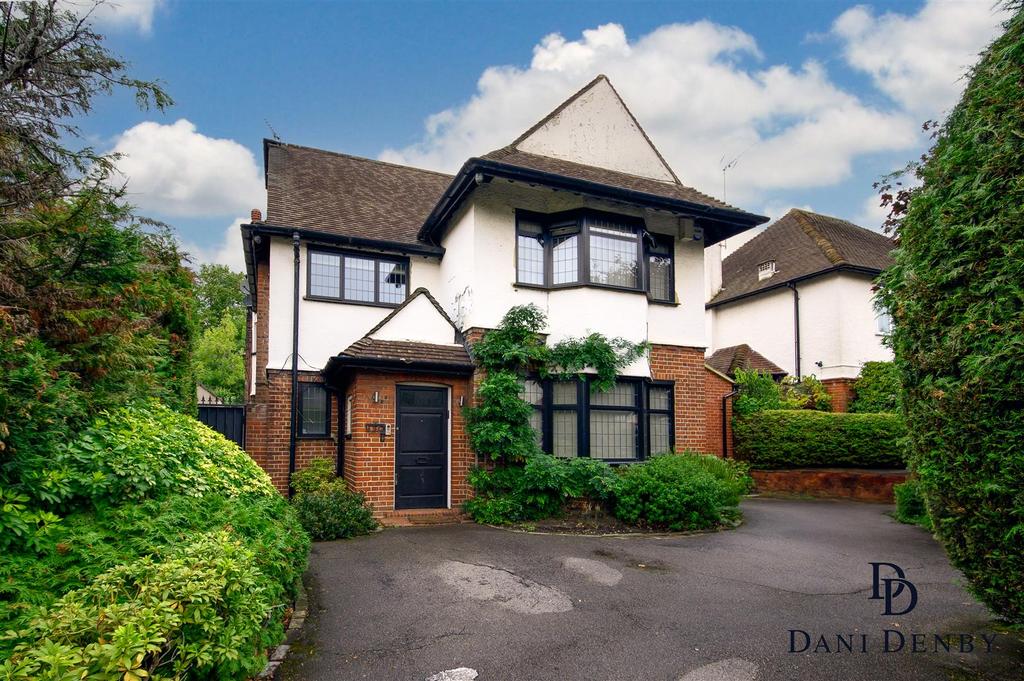 Hendon Lane, London N3 7 bed detached house for sale - £1,800,000