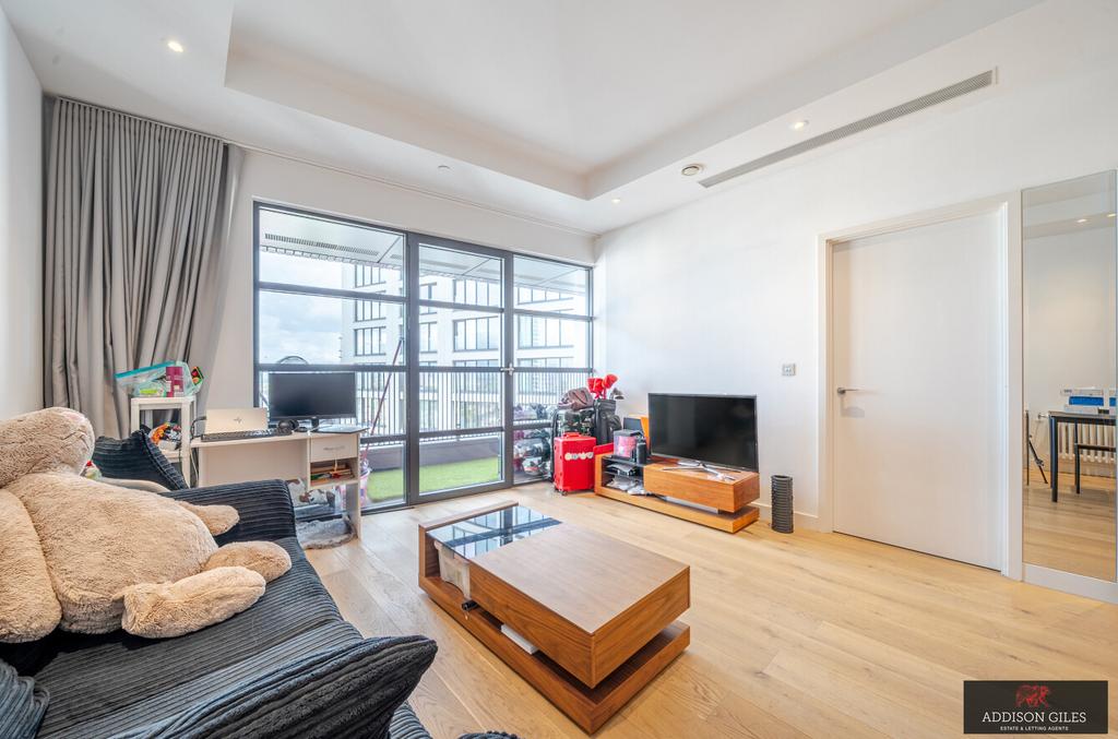 Lookout Lane, London, Greater London... 1 bed apartment - £435,000