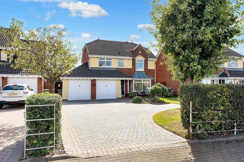 Marcien Way, Widnes WA8 4 bed detached house - £425,000