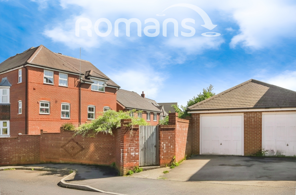 Canberra Way, Beggarwood... 4 bed semi-detached house - £1,695 pcm (£ ...