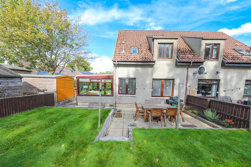 The Paddock, Kingskettle 2 bed semi-detached house - £182,995