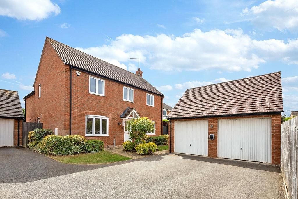 Watts Close, Cogenhoe, Northampton... 4 bed detached house - £485,000