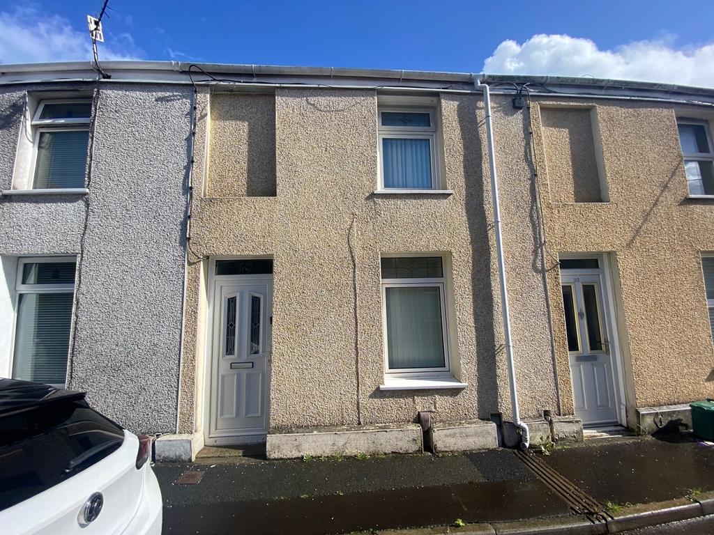 Henry Street, Neath, Neath Port Talbot. 2 bed terraced house - £95,000