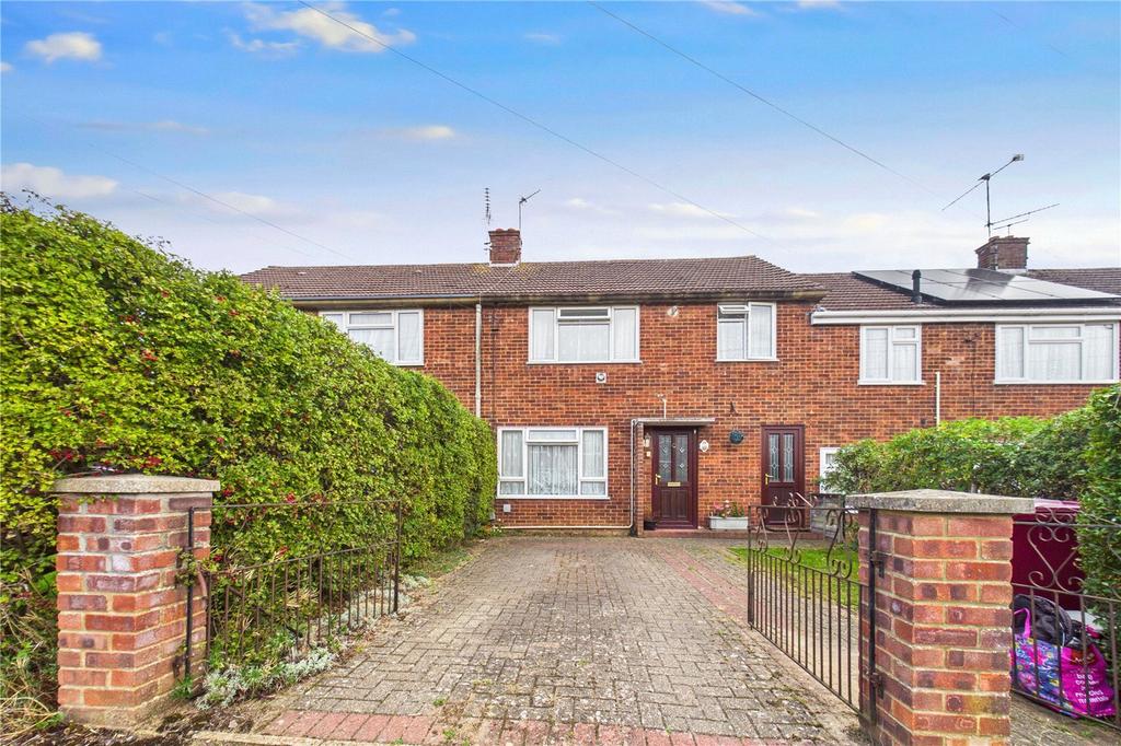 Wye Close, Tilehurst, Reading... 3 bed terraced house - £1,600 pcm (£ ...