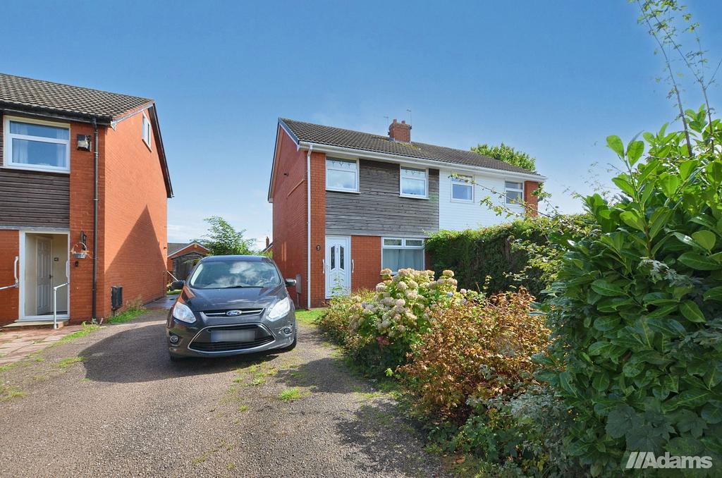 Clovelly Grove, Runcorn 3 bed semi-detached house - £150,000