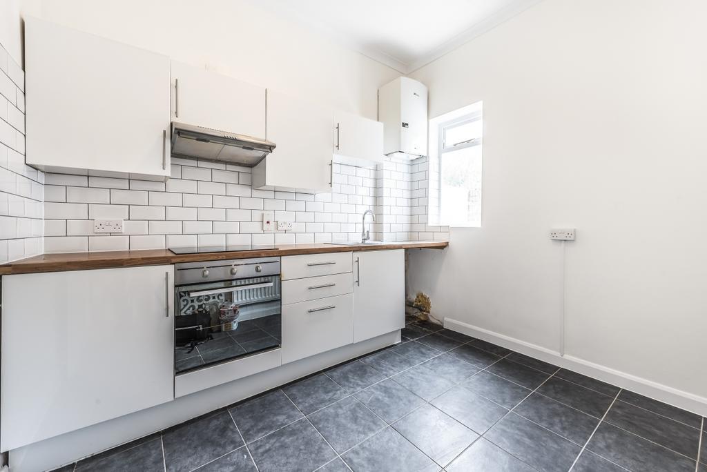 Minard Road, London, SE6 1 bed flat to rent - £1,700 pcm (£392 pw)