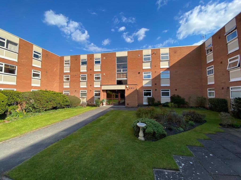 Touchwood Hall Close, Solihull 2 bed flat - £995 pcm (£230 pw)