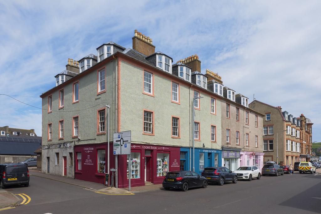 McLean Place, Campbeltown, PA28 3 bed flat for sale - £60,000