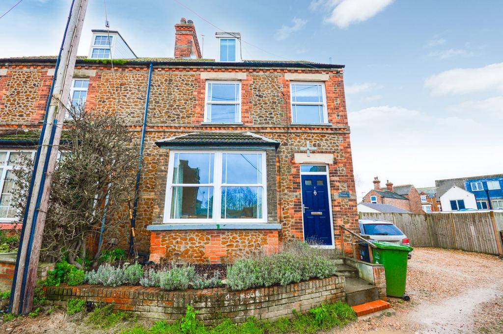 Hunstanton 5 bed semi-detached house - £1,600 pcm (£369 pw)