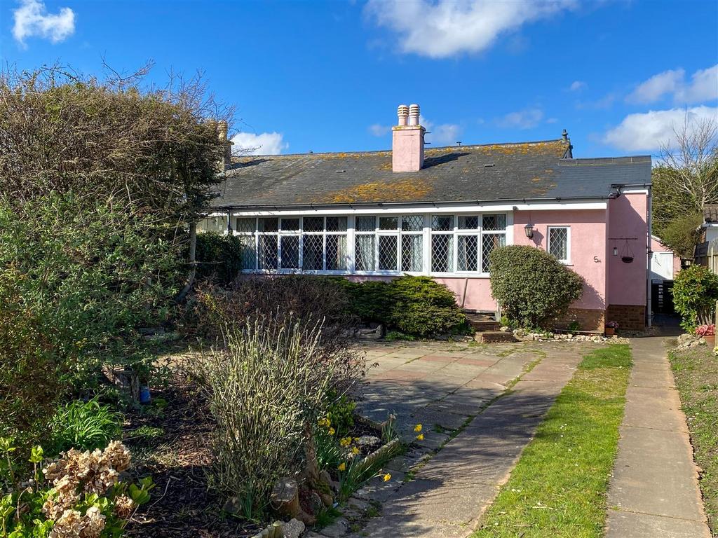 Cliff Lane, Gorleston, Great Yarmouth 2 bed semi-detached bungalow - £ ...