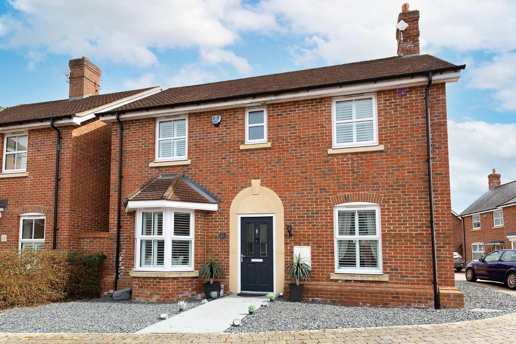 Atlas Close, Kings Hill, ME19 4PS 3 bed detached house - £2,000 pcm (£ ...