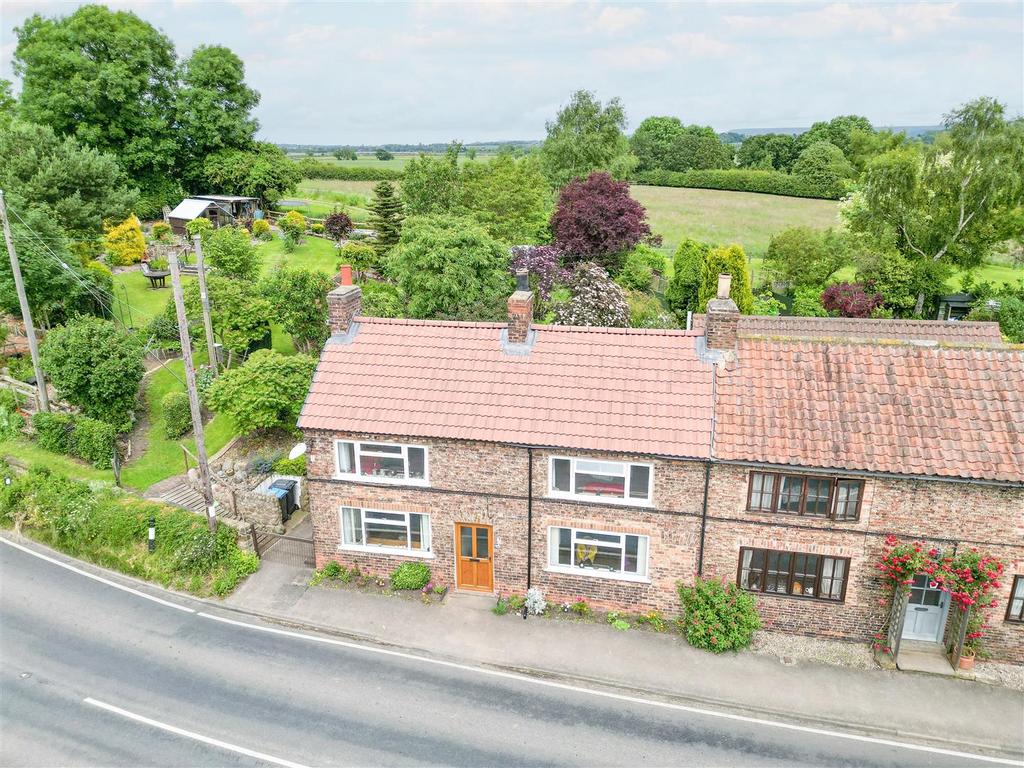 Newsham, Thirsk 3 bed end of terrace house for sale - £295,000