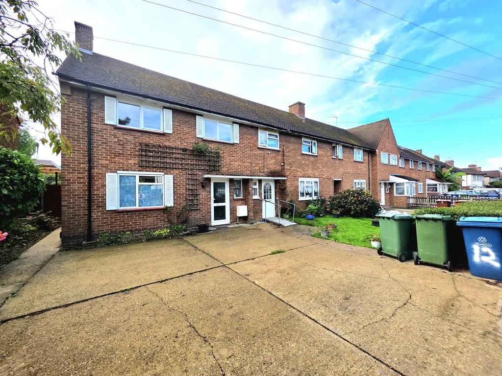 Long Elmes, Harrow 3 bed terraced house to rent - £2,150 pcm (£496 pw)