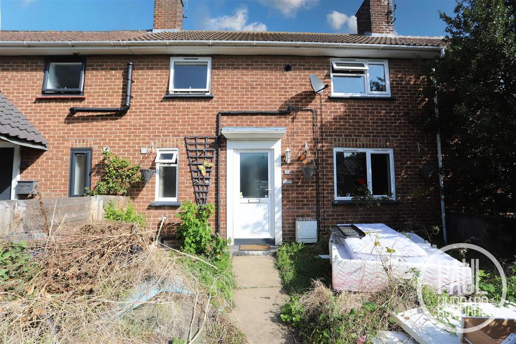 Notley Road, Lowestoft, NR33 3 bed terraced house - £150,000