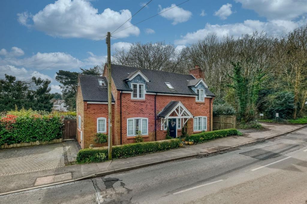 Beacon Hill, Rednal, B45 3 bed detached house - £450,000
