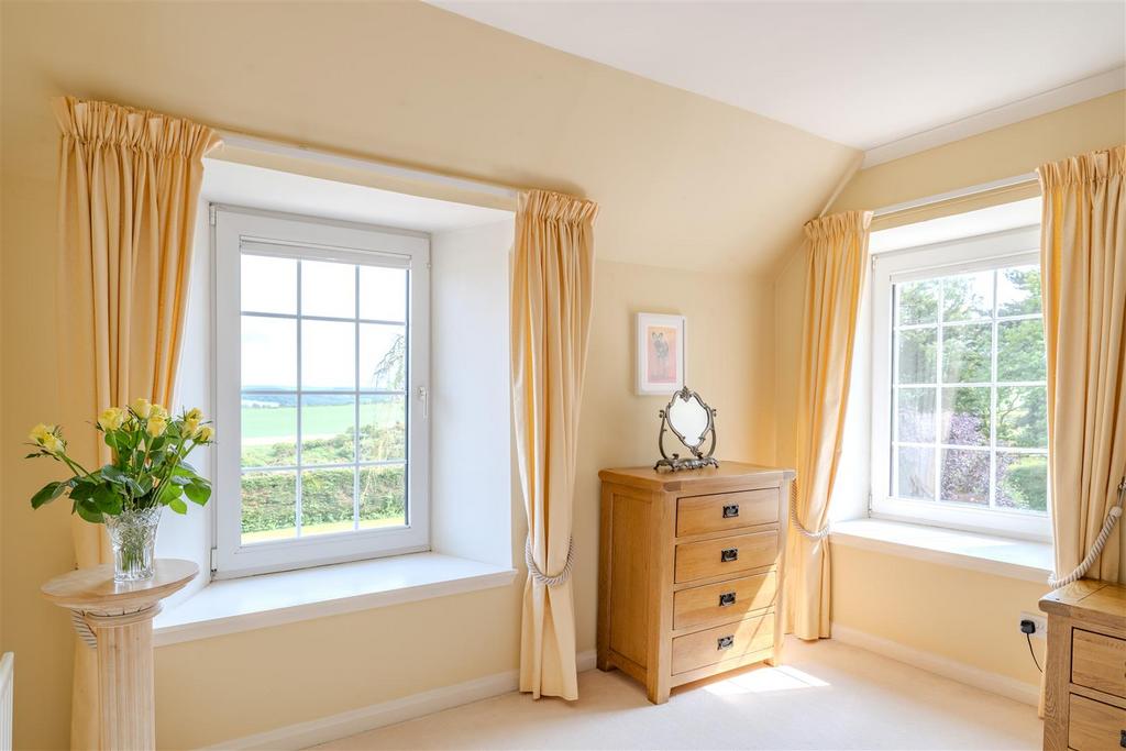 Oxnam Road, Jedburgh TD8 4 bed farm house for sale - £749,500