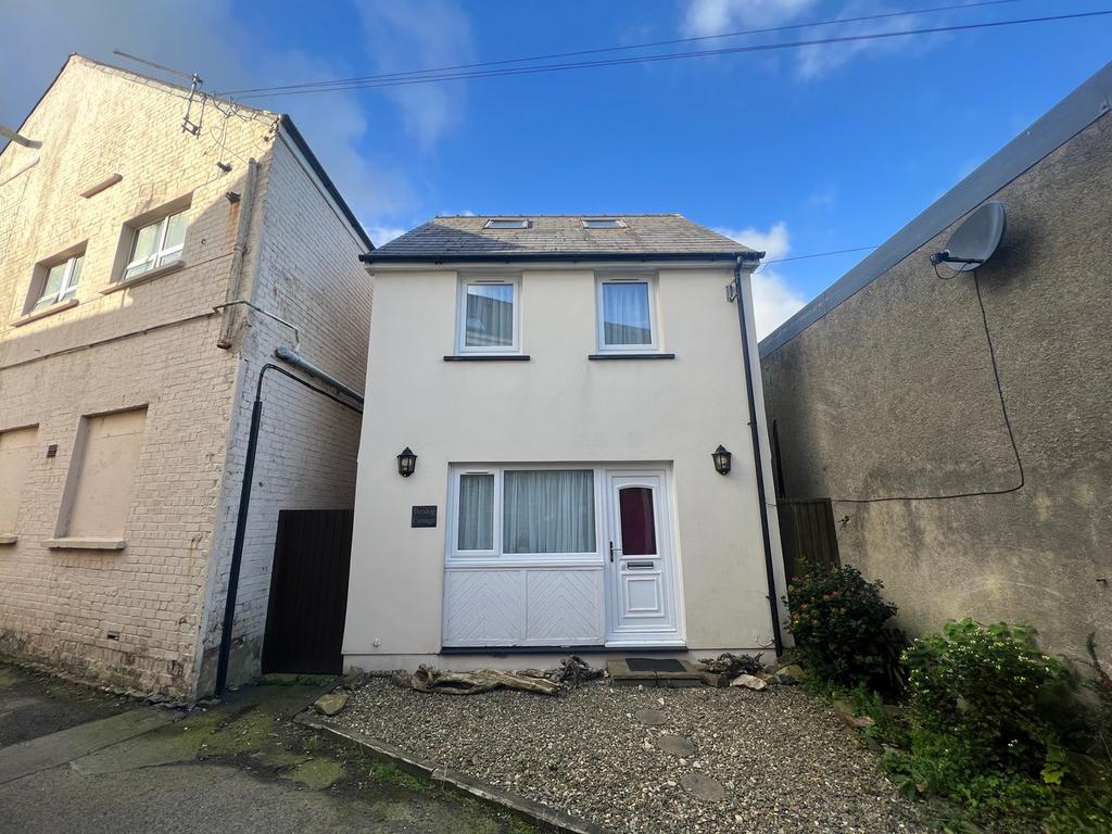Brodog Lane, Fishguard, SA65 2 bed detached house for sale - £180,000