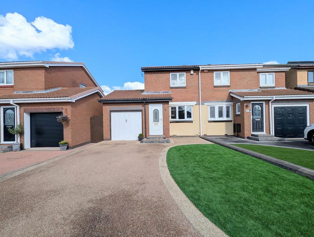 Cinderford Close, Boldon Colliery, NE35 2 bed semi-detached house for ...