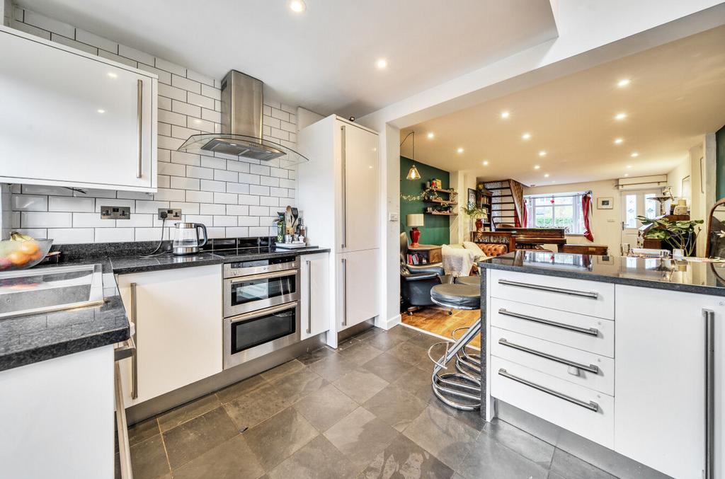 Hamfield Cottages, Cookham, SL6 2 bed terraced house - £475,000