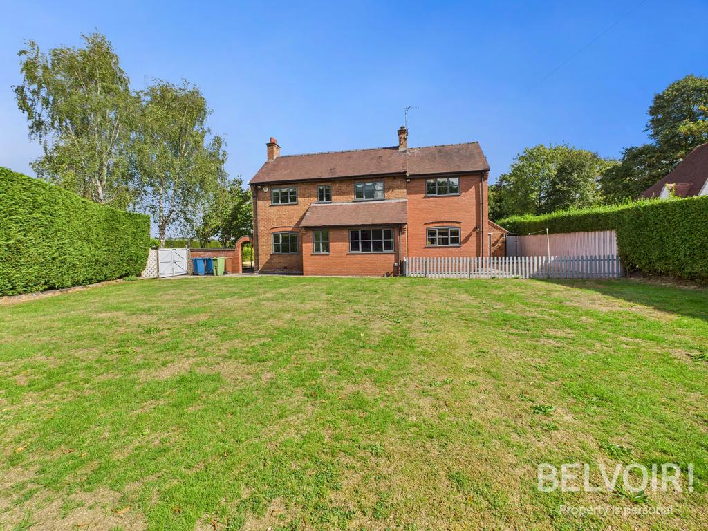 Stafford Road, Stone, ST15 5 bed detached house to rent - £1,975 pcm (£456 pw)