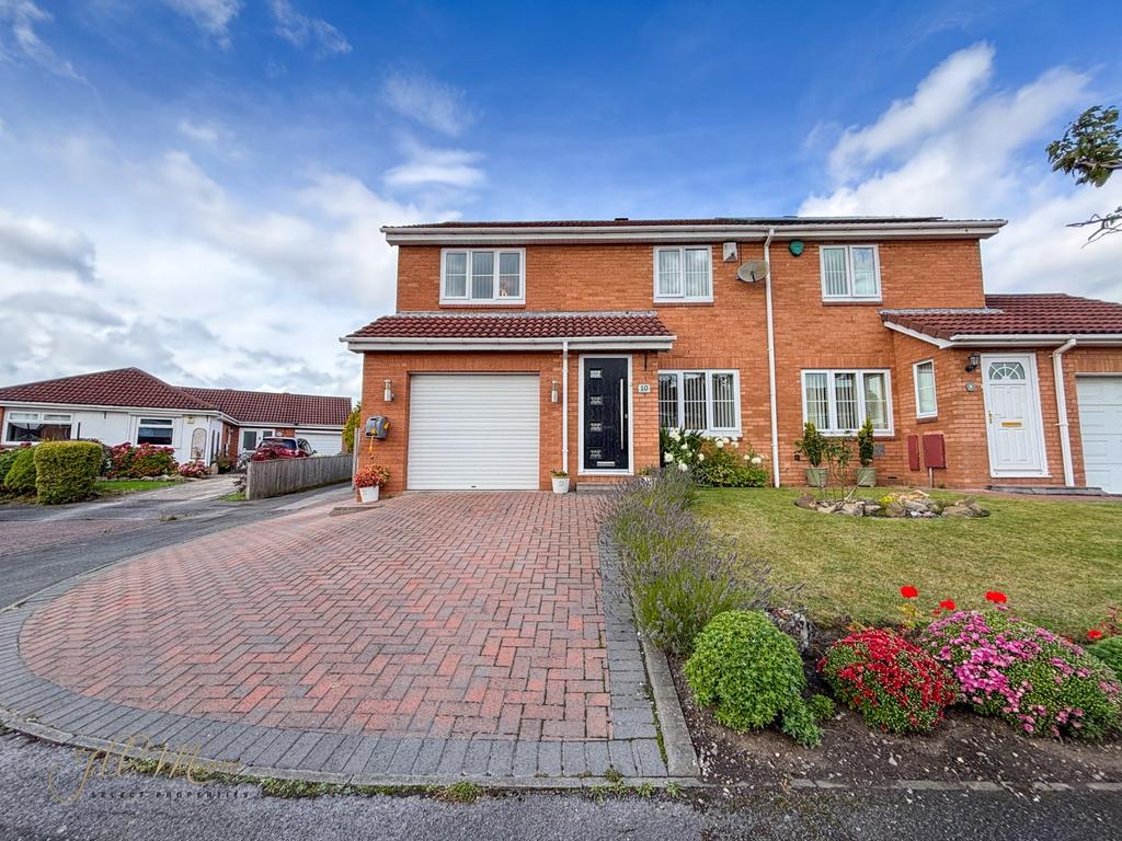 Martin Court, Washington NE38 3 bed semi-detached house for sale - £240,000