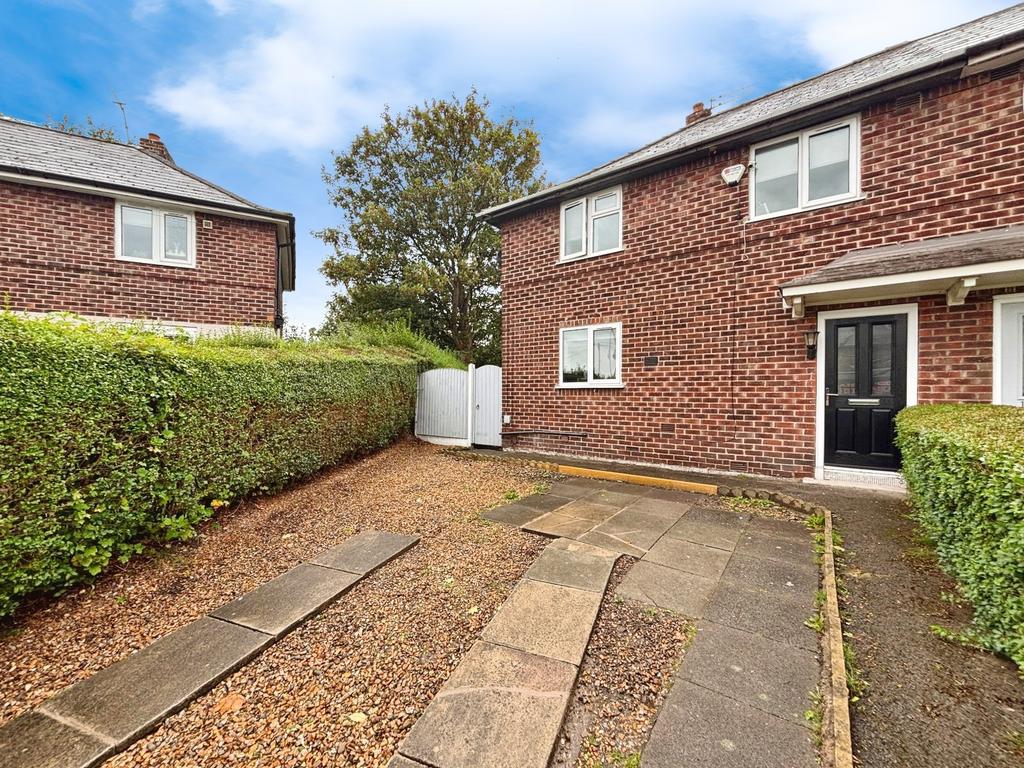 Royal Oak Road, Baguley, Manchester, M23 3 bed semi-detached house - £ ...