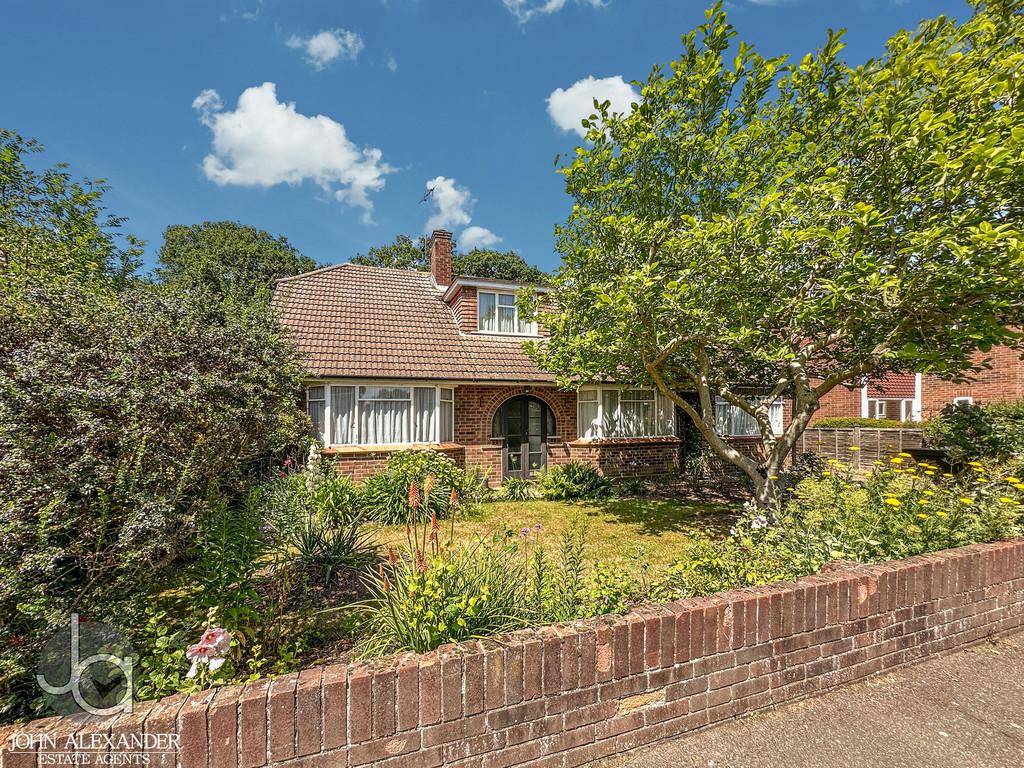 Magazine Farm Way, Prettygate... 4 bed chalet - £425,000