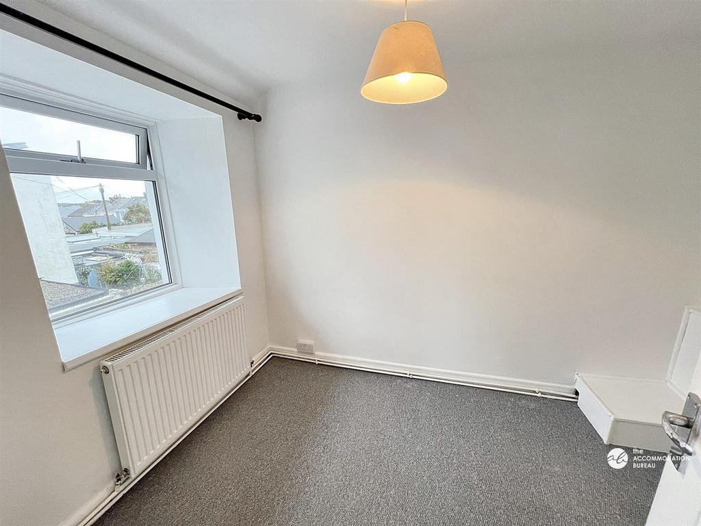 Fords Row, Redruth TR15 3 bed terraced house - £850 pcm (£196 pw)