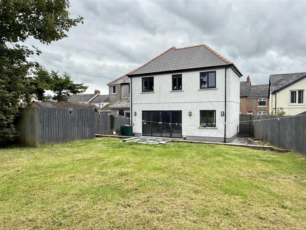 Penygroes Road, Gorslas, Llanelli 4 bed semi-detached house for sale ...