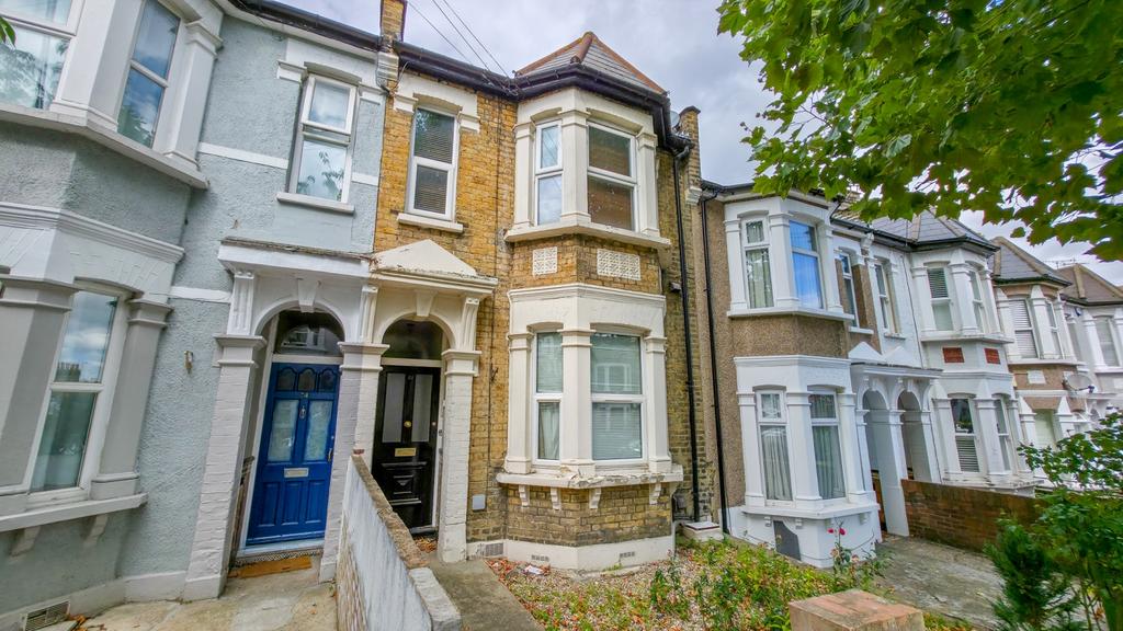 Plum Lane, Plumstead, London, SE18 2 bed flat - £160,000