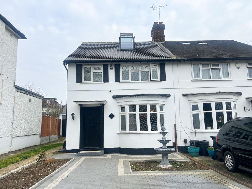 St. Barnabas Road, Woodford Green, IG8 4 bed semi-detached house to ...