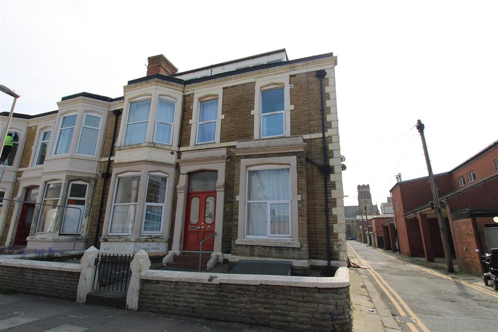23 Rawcliffe Street, Blackpool Ground floor flat - £435 pcm (£100 pw)