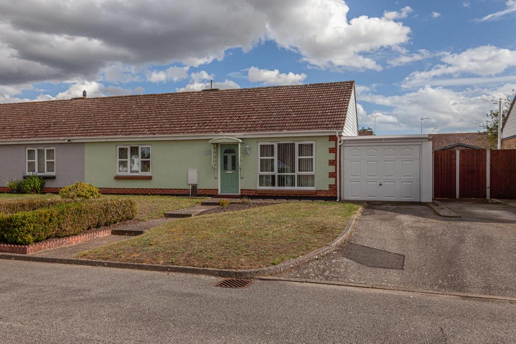 Firebrass Lane, Sutton Heath, IP12 3TS 2 bed semi-detached bungalow - £ ...