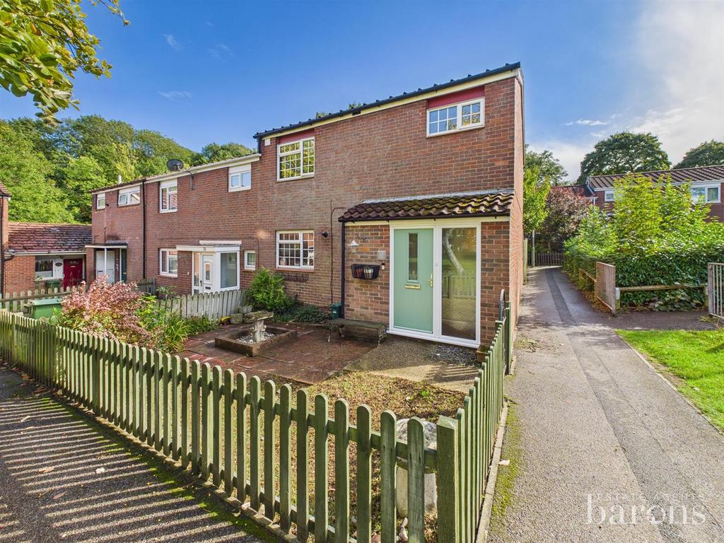Sibelius Close, Basingstoke RG22 3 bed end of terrace house - £300,000