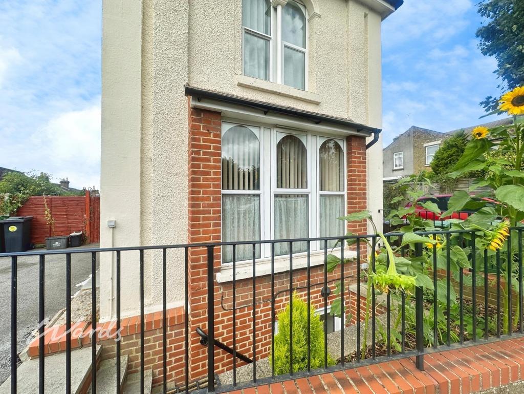 Wheeler Street Penenden Heath ME14 Studio - £595 pcm (£137 pw)