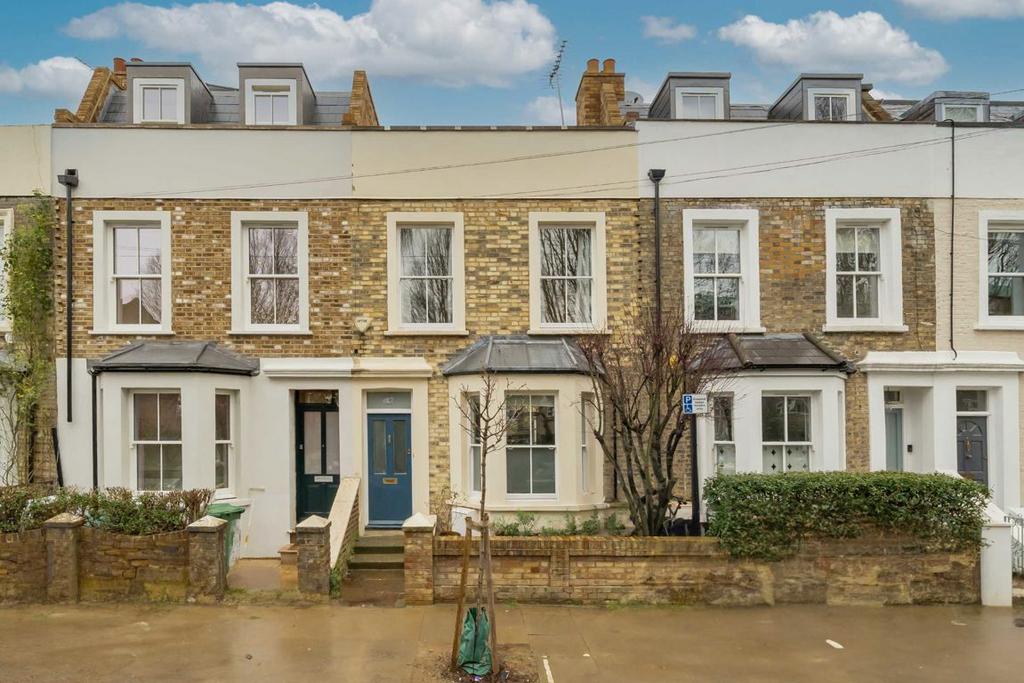 Spencer Rise, London NW5 3 bed house - £3,750 pcm (£865 pw)