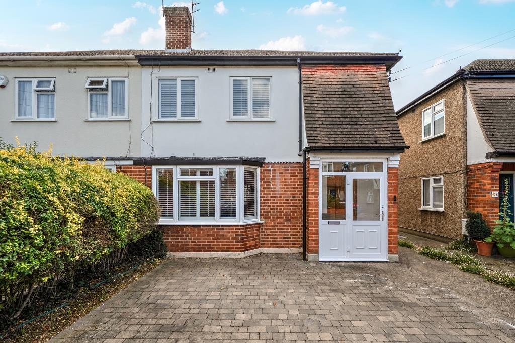 Lower Sunbury, Middlesex, TW16 3 bed semi-detached house to rent - £ ...