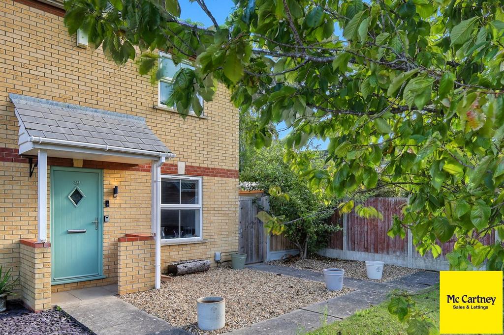 Maypole Green Road, Colchester, CO2 2 bed semi-detached house - £280,000