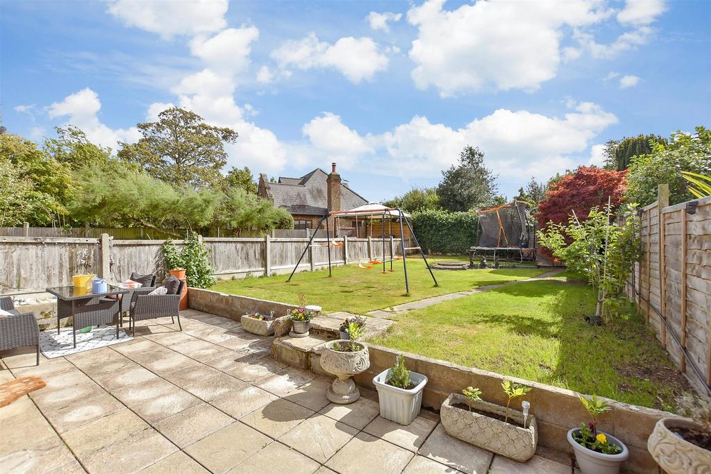 Hunters Forstal Road, Herne Bay, Kent 3 bed semi-detached house - £325,000