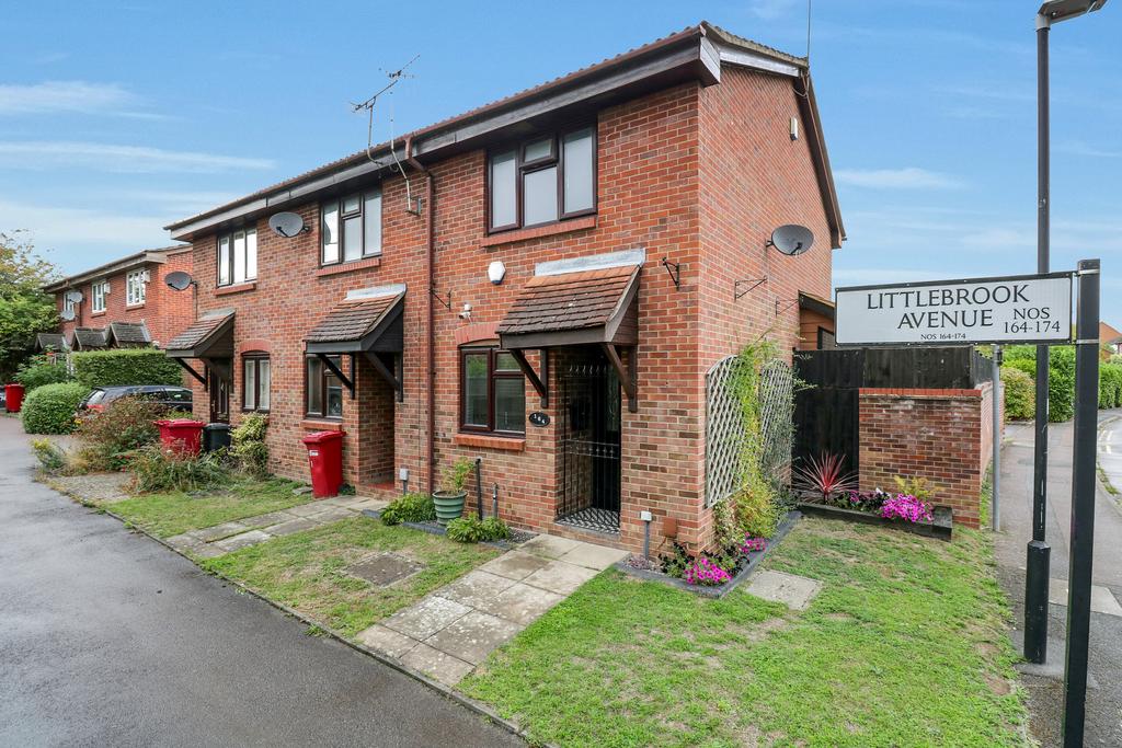 Littlebrook Avenue, Slough SL2 2 bed end of terrace house - £389,950