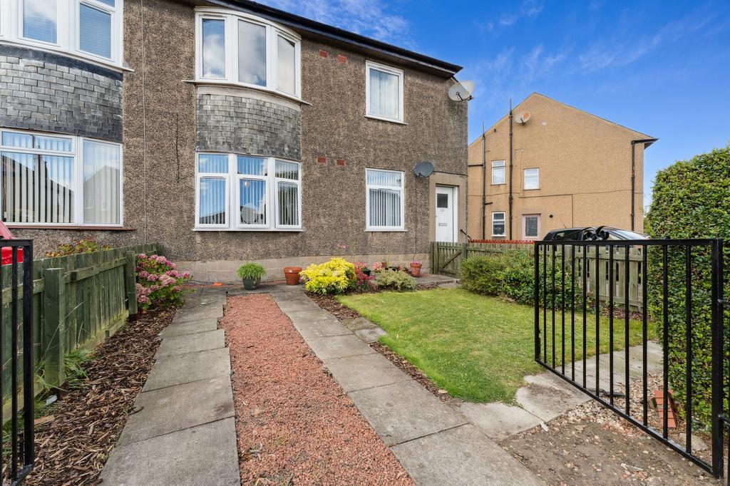 Pilton Drive, Edinburgh, EH5 3 bed villa - £185,000