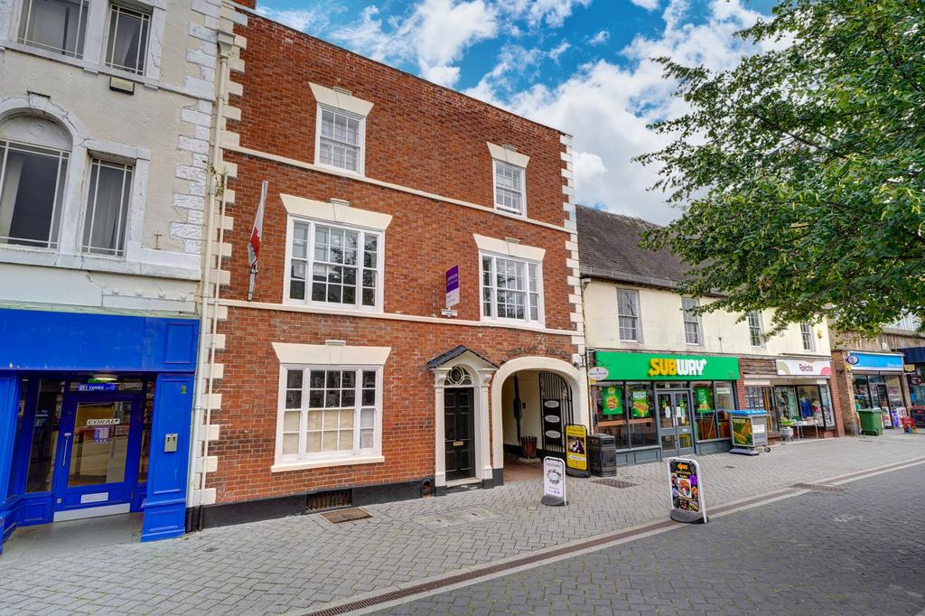 62 High Street, Evesham, WR11 1 bed property to rent - £775 pcm (£179 pw)