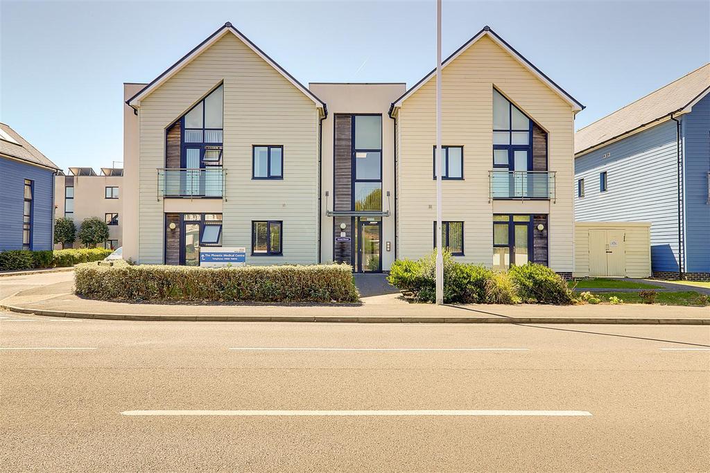 Eirene Road, Goring-By-Sea, Worthing... 1 bed flat - £1,195 pcm (£276 pw)