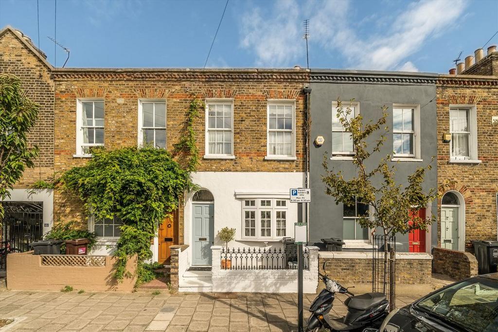 Oriel Road, London E9 2 bed terraced house - £825,000