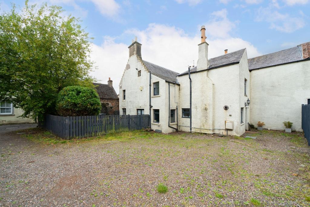 Cupar Road, Auchtermuchty, KY14 6 bed semi-detached house - £250,000