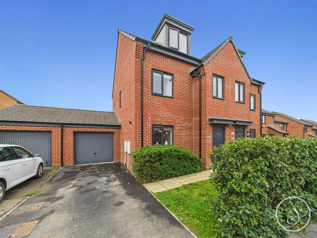 Magnolia Road, Seacroft, Leeds 3 bed semi-detached house - £1,550 pcm ...