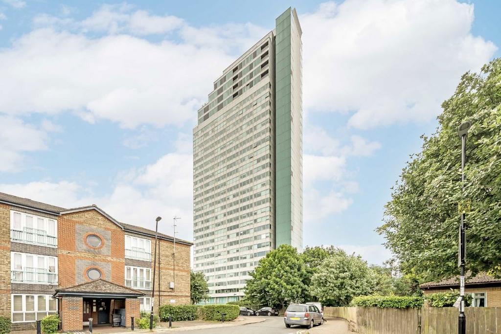 George Beard Road, London SE8 2 bed flat - £300,000