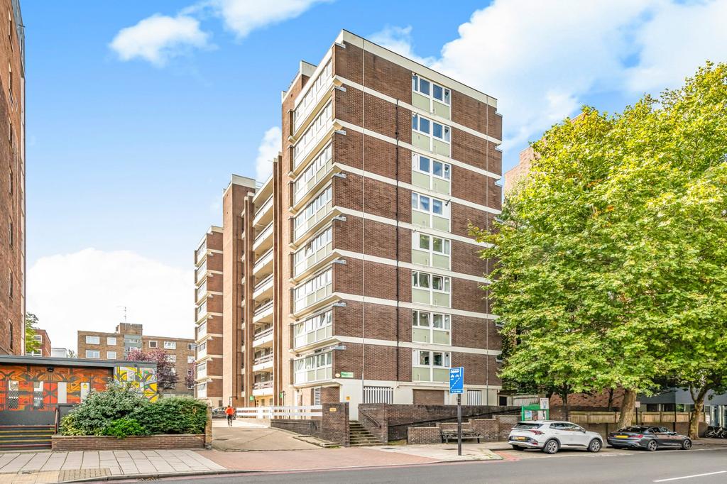 Upper Richmond Road, Putney Studio - £1,250 pcm (£288 pw)