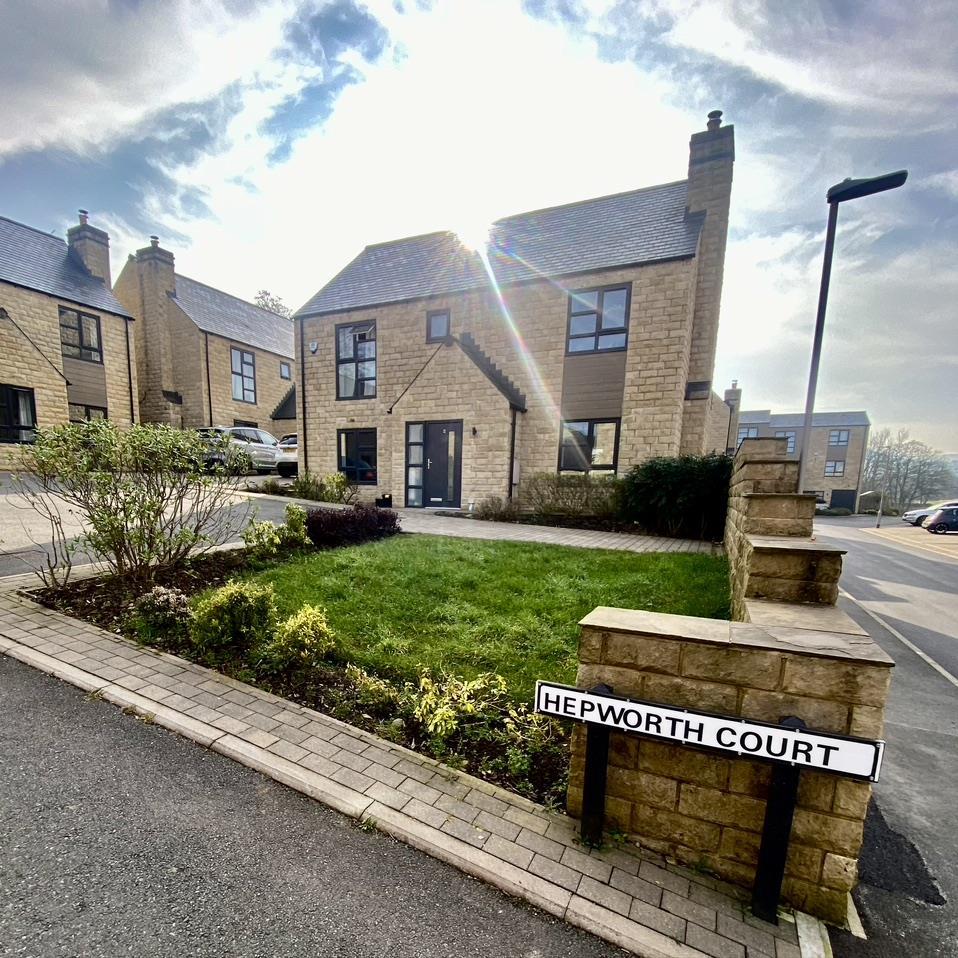 Hepworth Court, Haworth, Keighley 4 bed detached house - £450,000