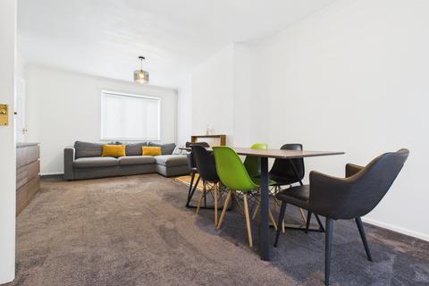 Houses to rent in Basingstoke | OnTheMarket